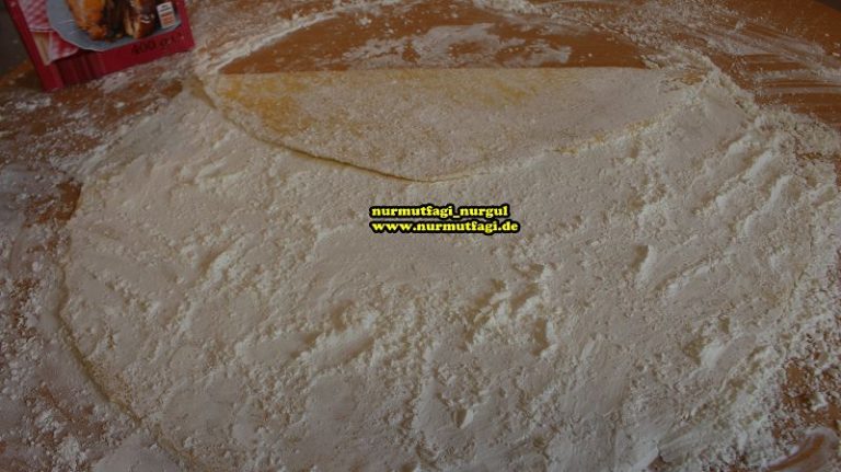 DÜNYANIN EN KOLAY BAKLAVASI; OKLAVA KULLANMADAN SADECE 4 BEZE ILE ... DÜNYANIN EN KOLAY BAKLAVASI; OKLAVA KULLANMADAN SADECE 4 BEZE ILE ...