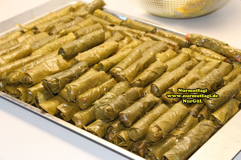 Yaprak Sarma servis icin pratik dizme sekli – Nur Mutfağı
