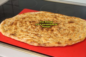 TIRNAKLI KÜNCÜLÜ PIDE nasil yapilir tarifi ev yapimi tirnakli ekmek ...