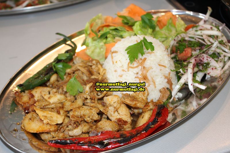 Döner Tabagi tarifi, Pilav üstü Tavuk Döner nasil yapilir tarifi – Nur ...