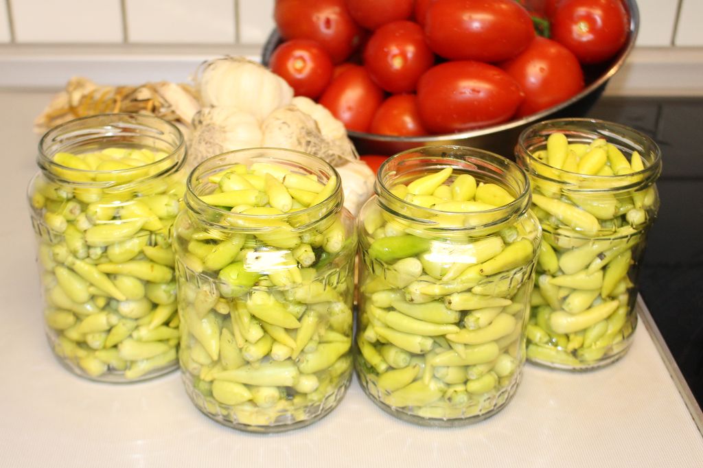 aci süs biber tursusu, cin biber tursu tarifi, domates soslu cin biber ...